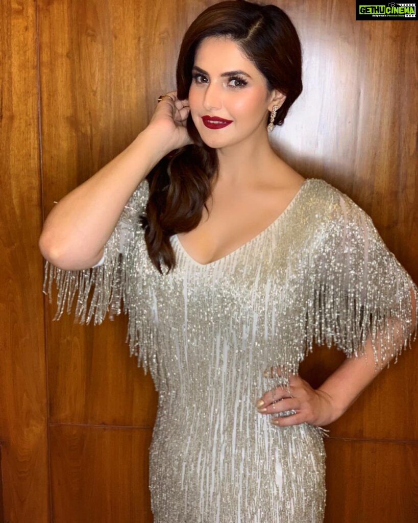 Actress Zareen Khan HD Photos and Wallpapers July 2019 - Gethu Cinema
