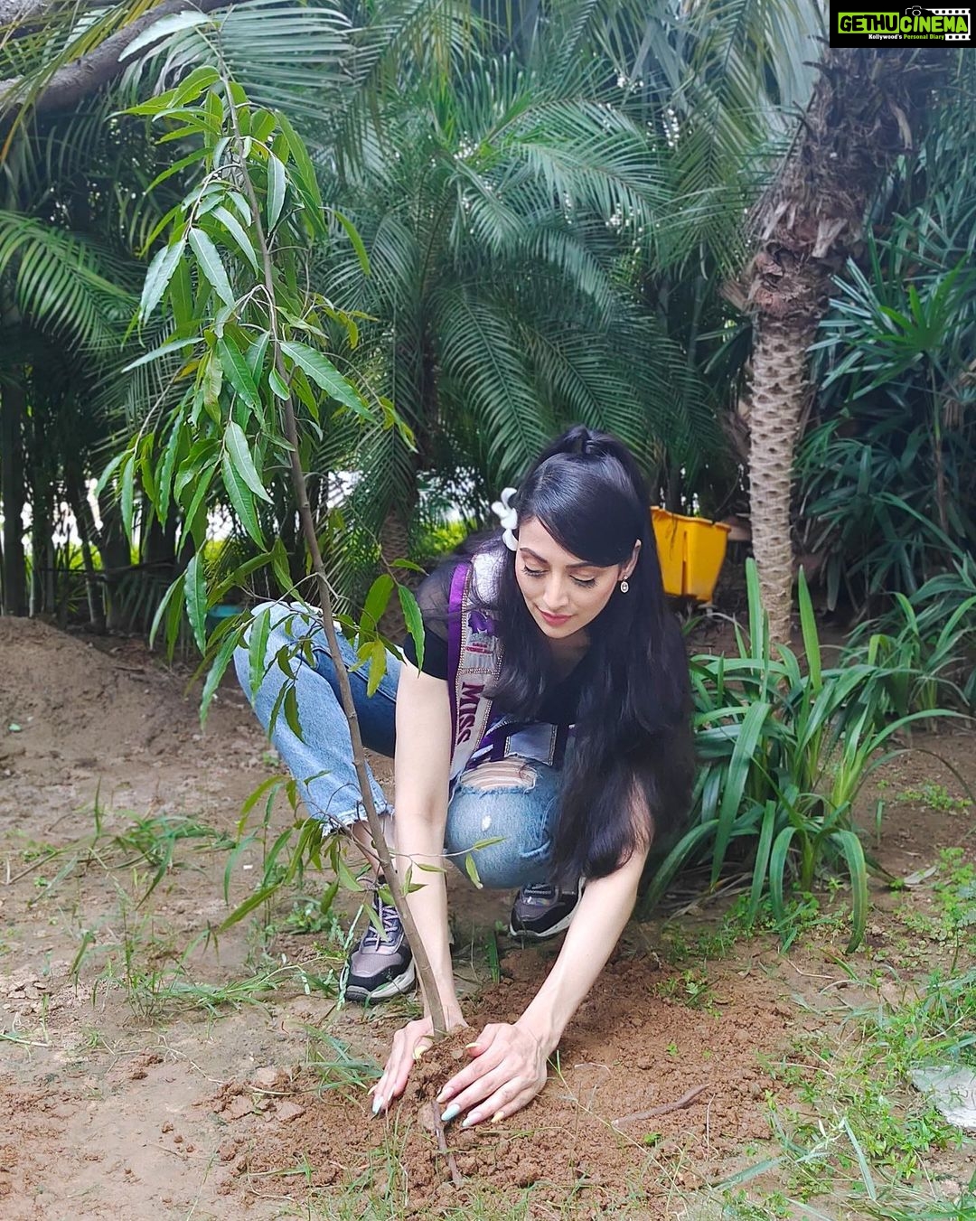 Zoya Afroz Instagram – Planted an Ashoka tree sapling for our Global ...