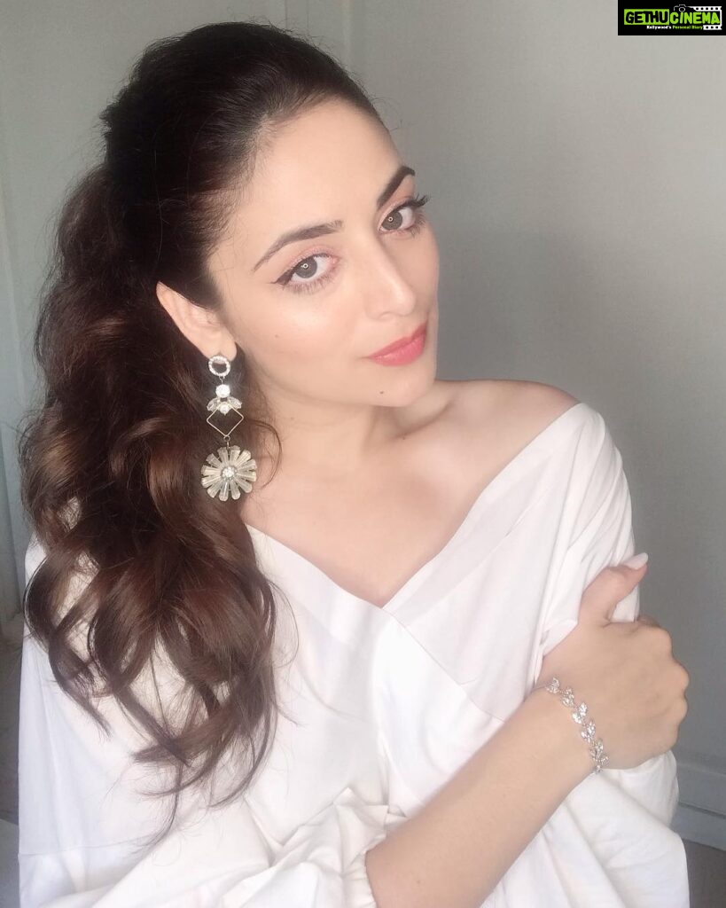 Zoya Afroz Instagram – And from the chaos of her soul there flowed ...