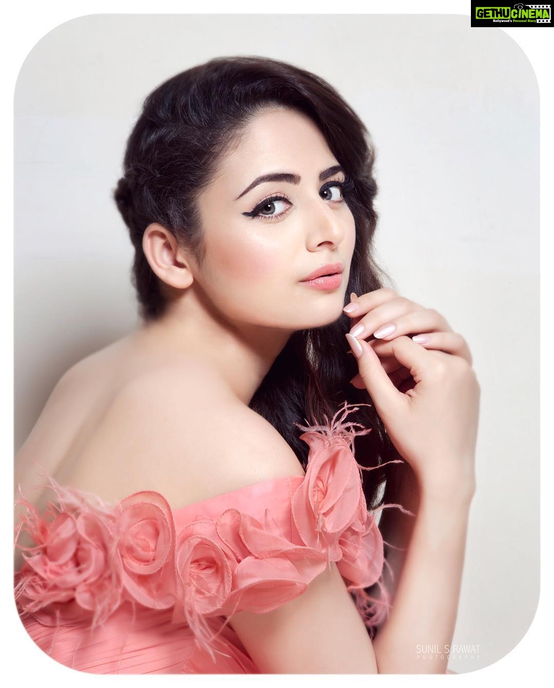 Zoya Afroz Instagram – 🌸 | Gethu Cinema
