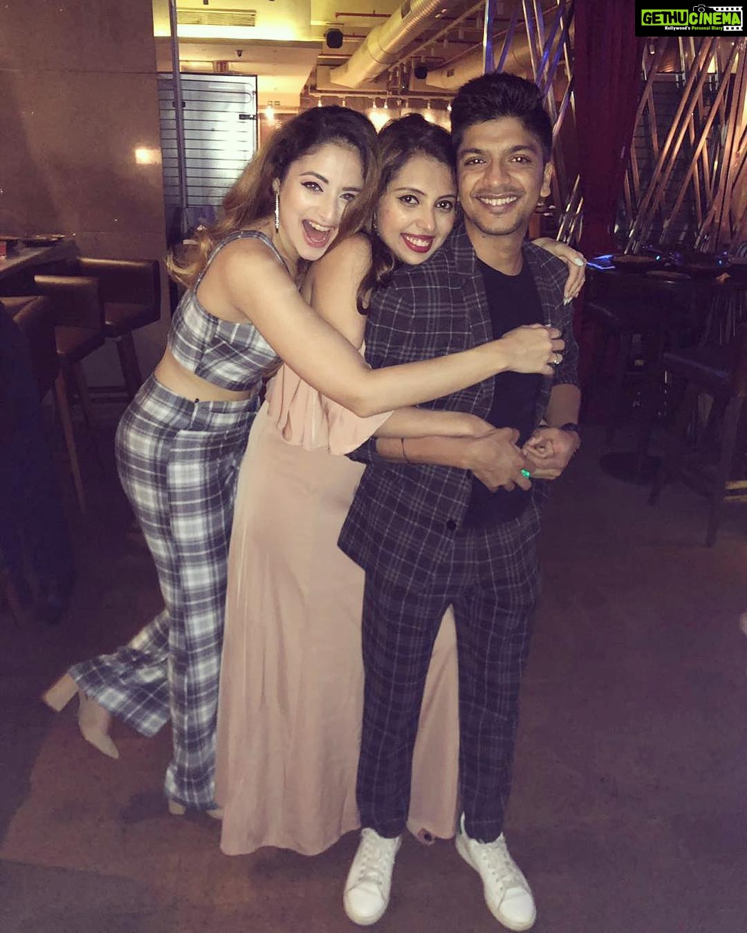 Zoya Afroz Instagram – Vibhu’s life in a picture 😜 #bffffffffffffs ...