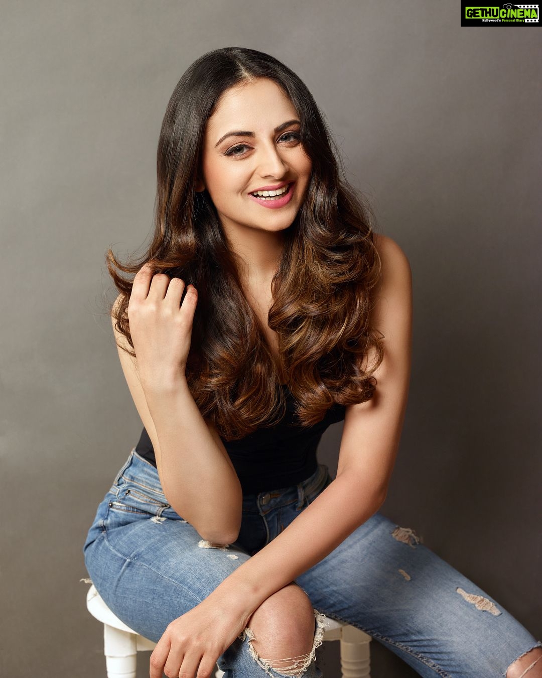 Actress Zoya Afroz HD Instagram Photos and Wallpapers February 2018 ...