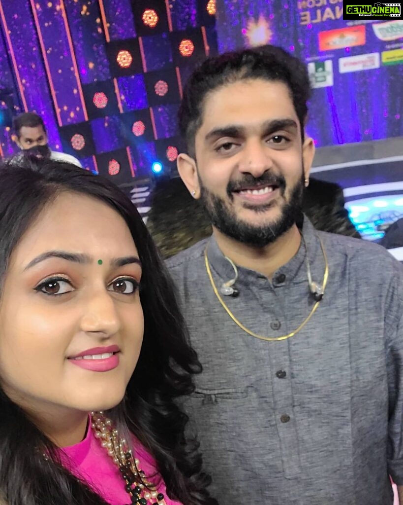 Singer Harika Narayan HD Instagram Photos and Wallpapers June 2021 ...