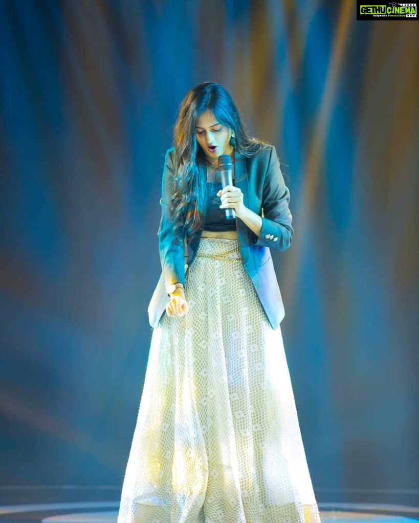 Singer Harika Narayan HD Instagram Photos and Wallpapers June 2021 ...