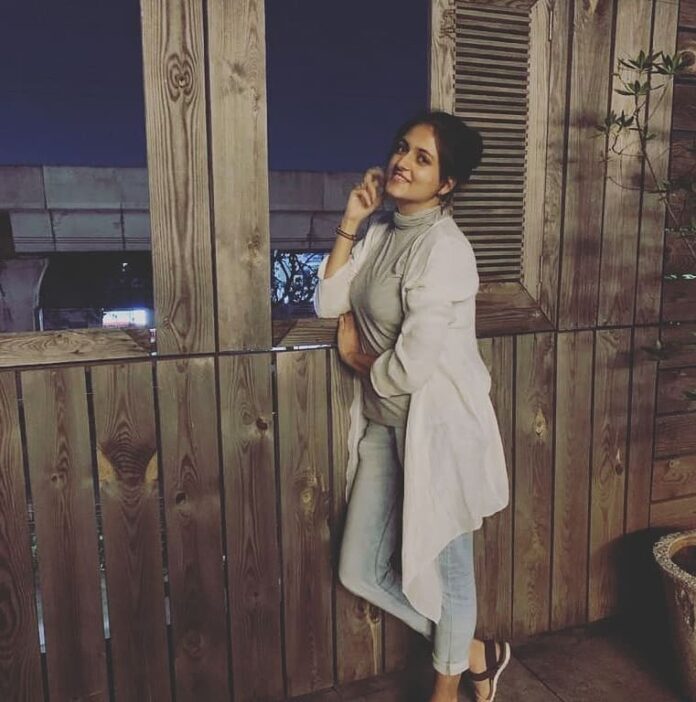 Singer Harika Narayan HD Instagram Photos and Wallpapers June 2021 ...