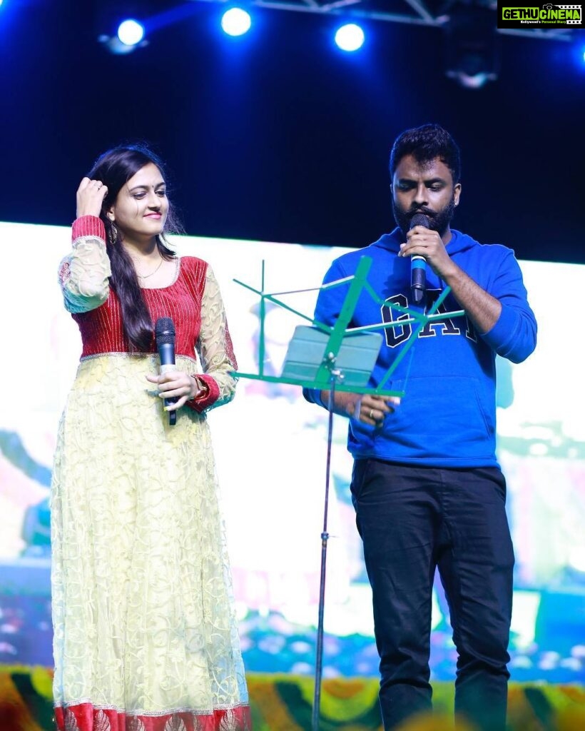 Singer Harika Narayan HD Instagram Photos and Wallpapers June 2017 ...