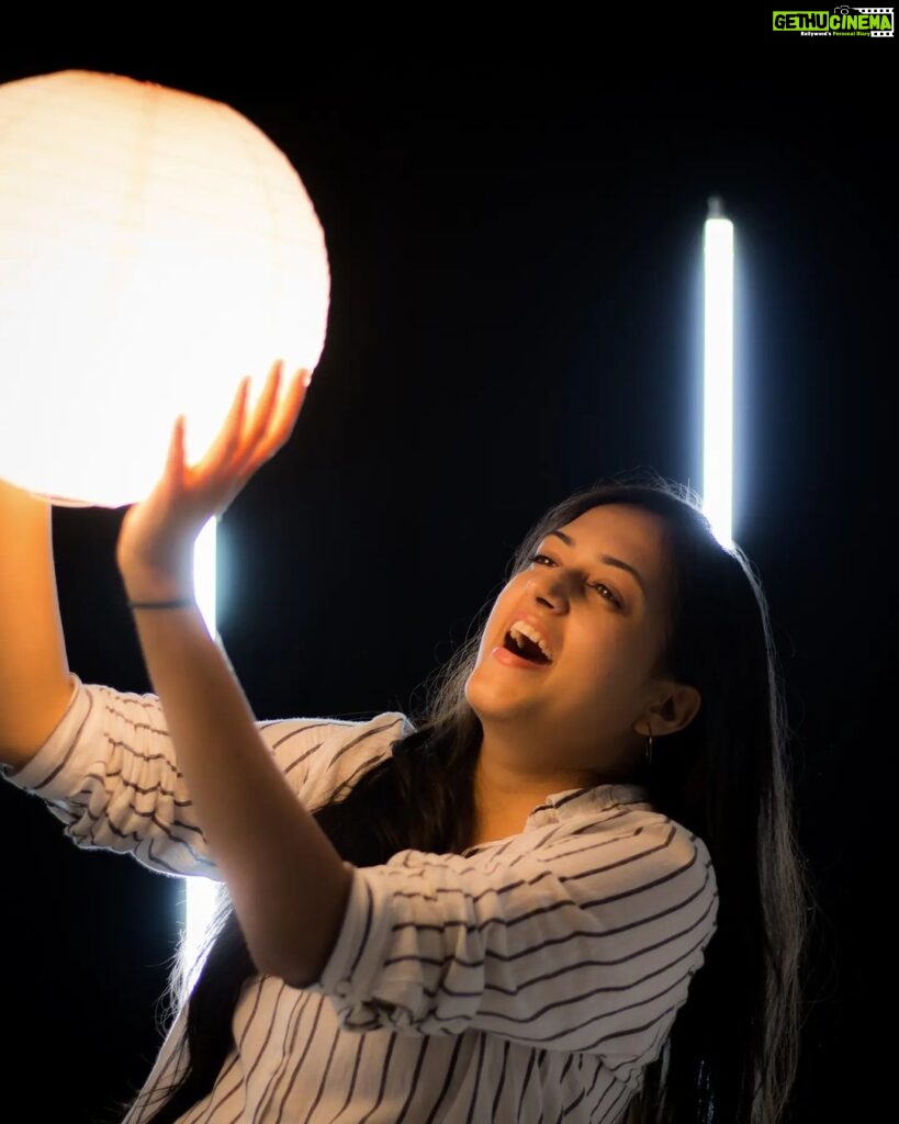 Singer Harika Narayan HD Instagram Photos and Wallpapers December 2022 ...