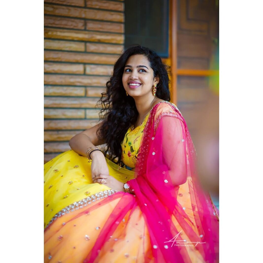 Singer Manisha Eerabathini HD Instagram Photos and Wallpapers August ...