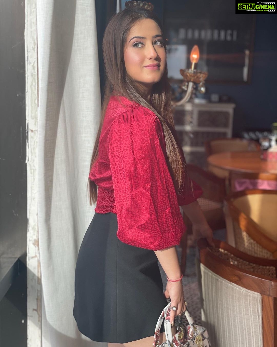 Actress Aalisha Panwar HD Instagram Photos and Wallpapers August 2022 ...