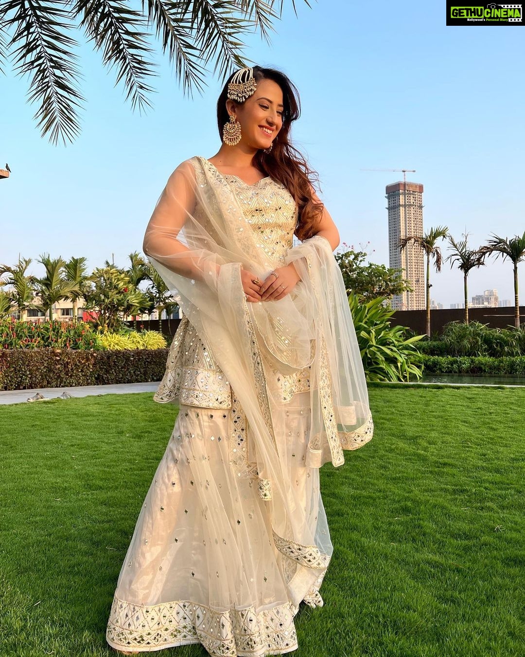Actress Aalisha Panwar HD Instagram Photos and Wallpapers April 2022 ...