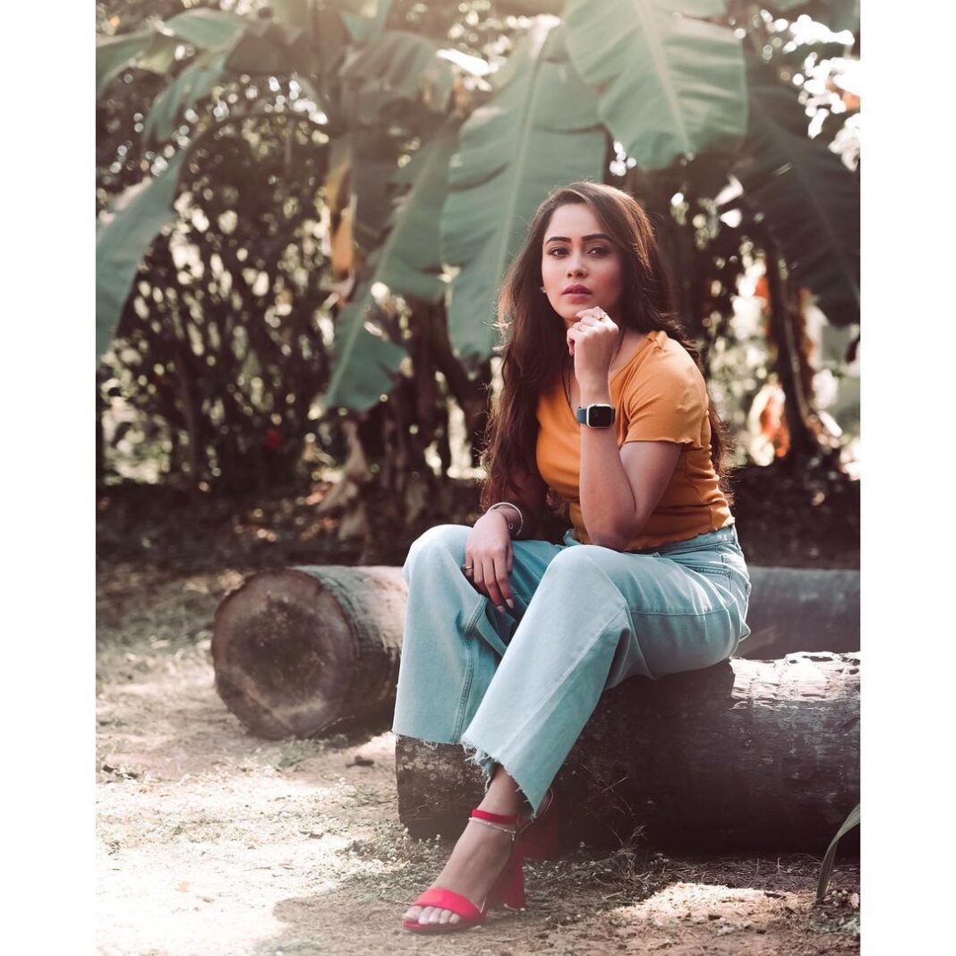 Actress Aasiya Kazi HD Photos and Wallpapers May 2021 - Gethu Cinema