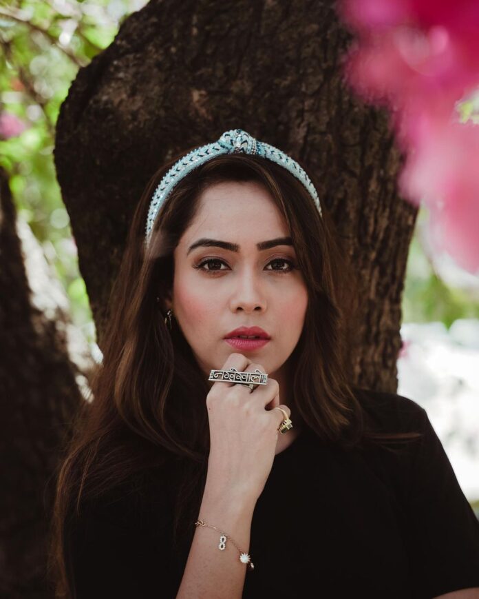 Actress Aasiya Kazi HD Photos and Wallpapers May 2021 | Gethu Cinema