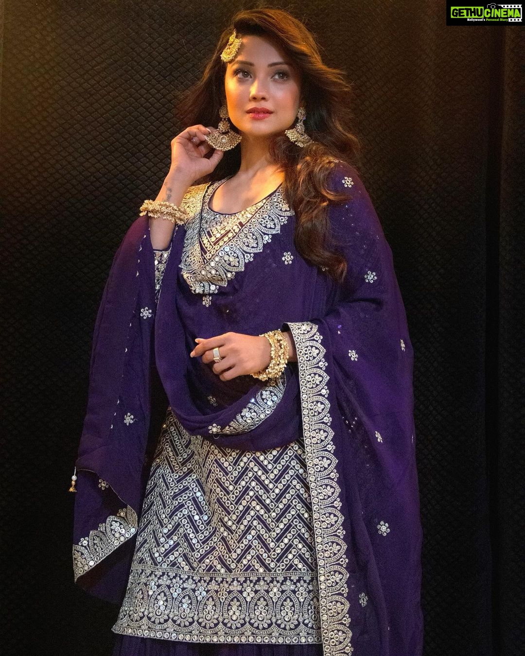 Actress Adaa Khan HD Photos and Wallpapers May 2022 - Gethu Cinema