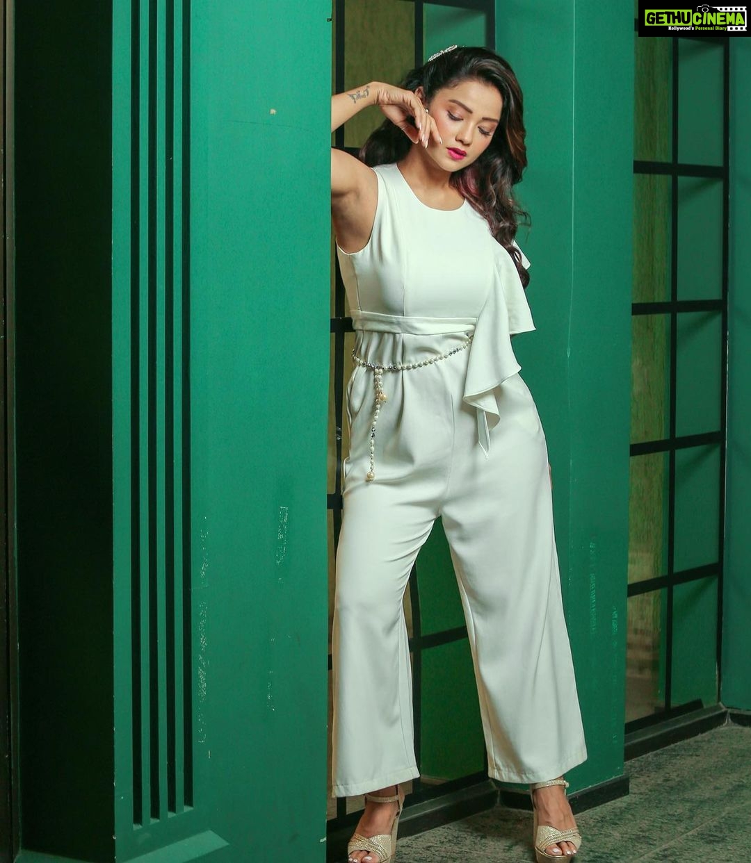 Actress Adaa Khan HD Photos and Wallpapers May 2022 - Gethu Cinema