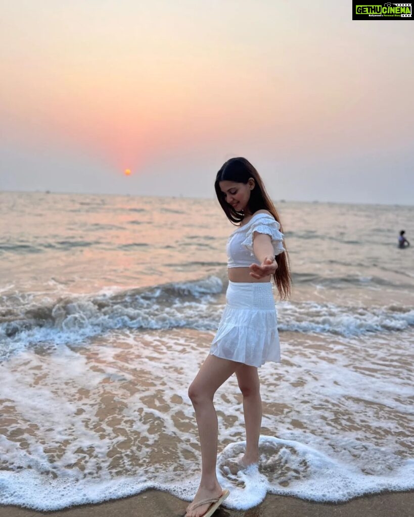 Actress Alice Kaushik HD Instagram Photos and Wallpapers April 2023 ...