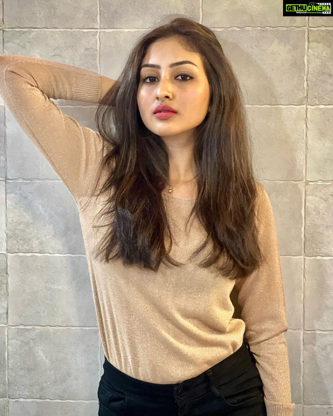 Anchal Sahu Instagram – Naina nu pata hai , Naina di khata hai…🤎 ...