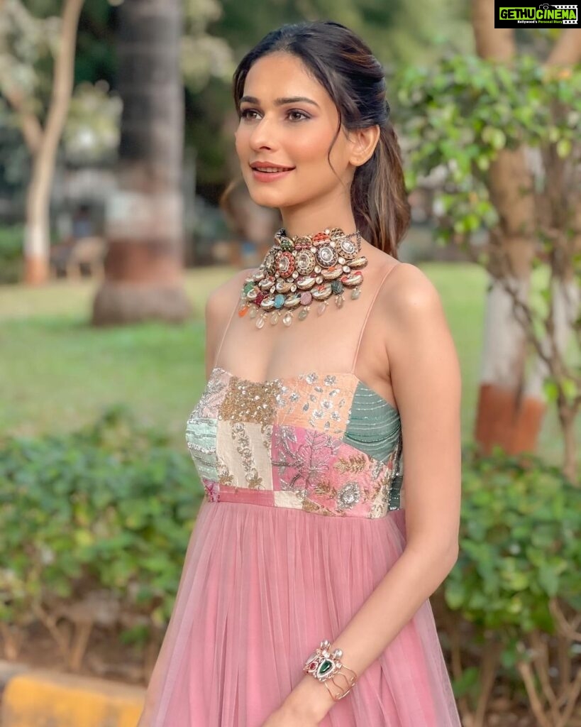 Actress Aneri Vajani HD Instagram Photos and Wallpapers February 2023 ...