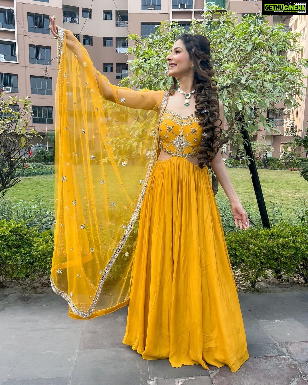 Actress Aneri Vajani HD Photos and Wallpapers December 2022 - Gethu Cinema