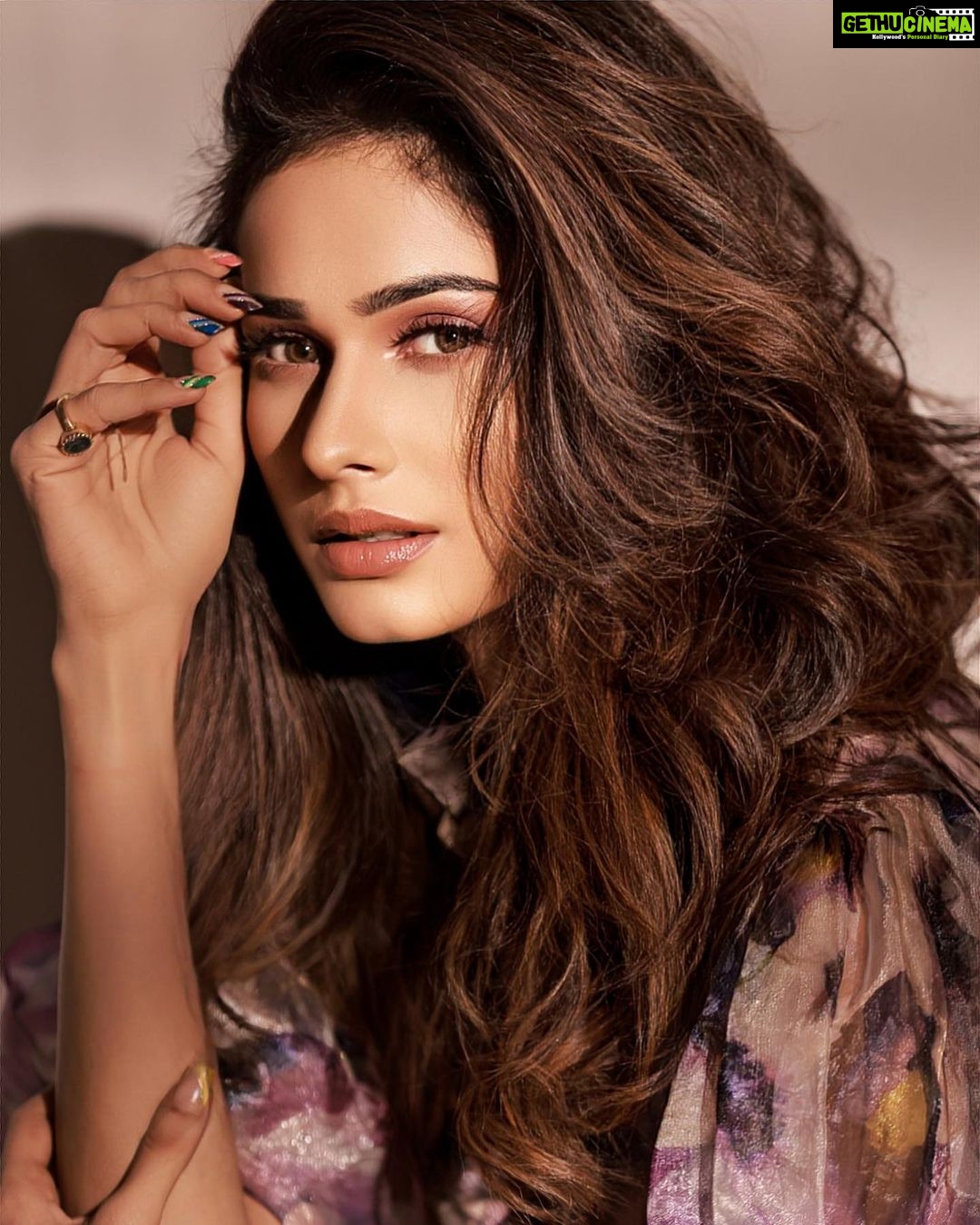 Actress Aneri Vajani HD Instagram Photos and Wallpapers February 2023 | Gethu Cinema