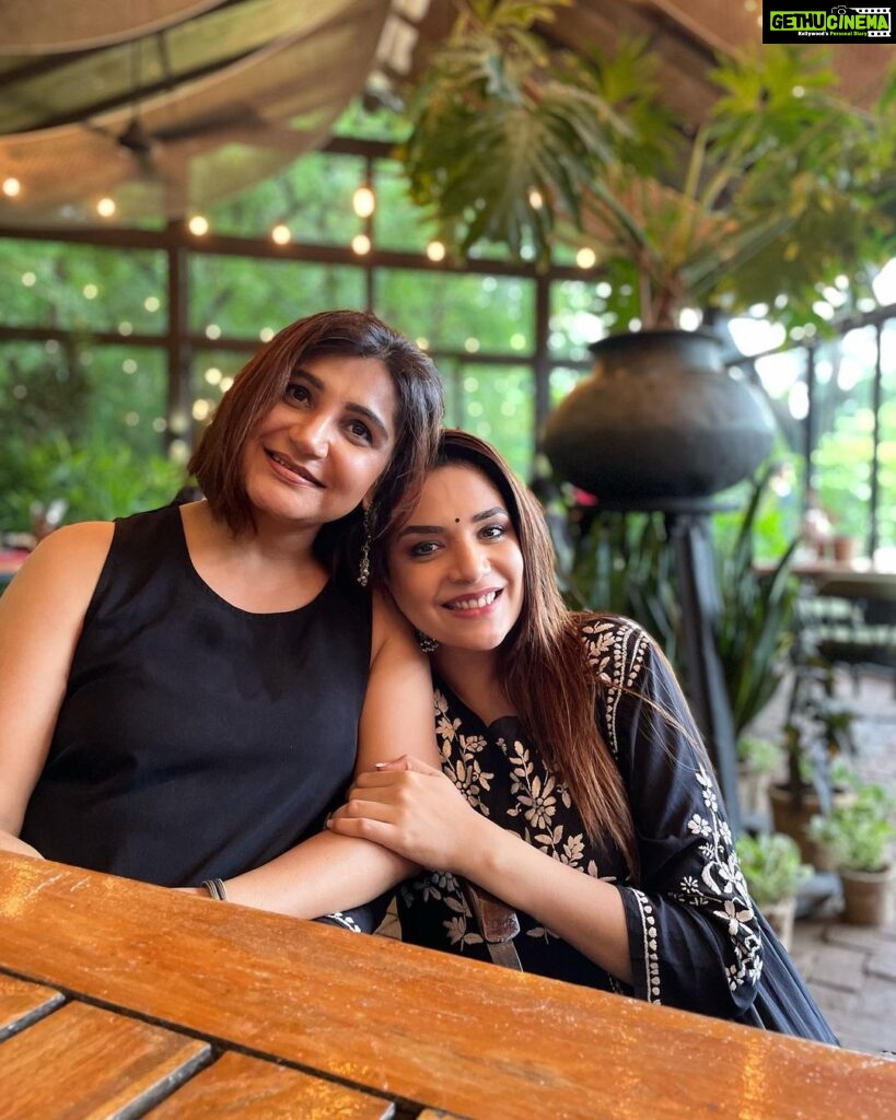 Actress Anjum Fakih HD Photos and Wallpapers October 2022 - Gethu Cinema