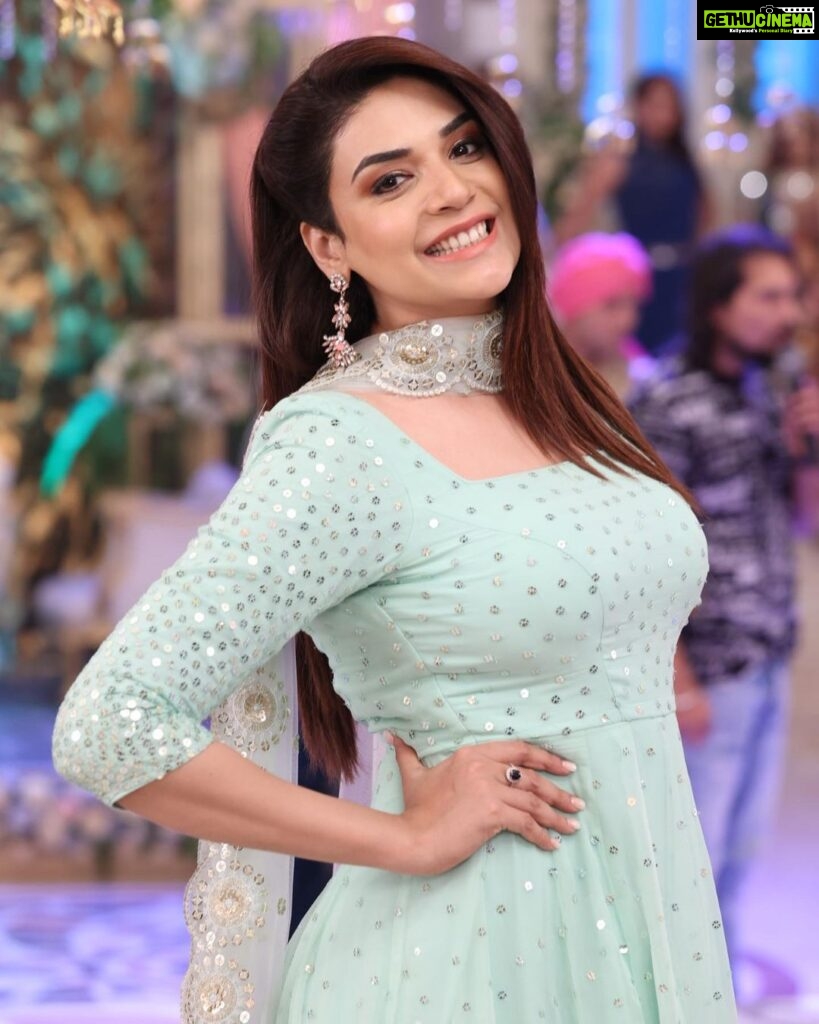 Actress Anjum Fakih HD Instagram Photos and Wallpapers June 2022 | Gethu Cinema