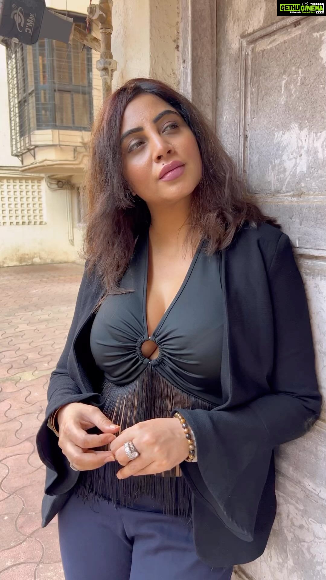 Actress Arshi Khan HD Instagram Photos and Wallpapers April 2023 | Gethu Cinema