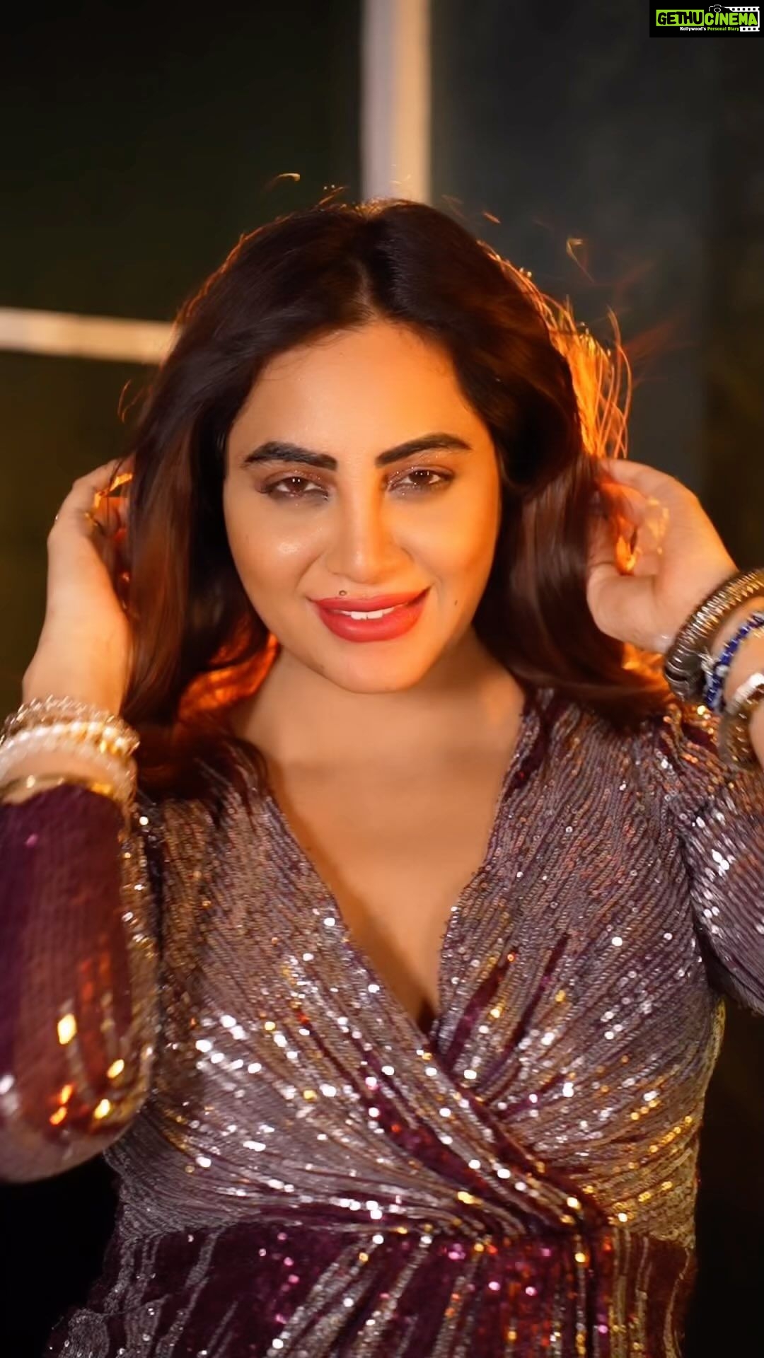 Actress Arshi Khan HD Photos and Wallpapers January 2023 - Gethu Cinema