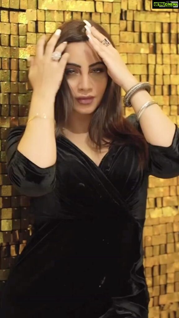 Actress Arshi Khan HD Instagram Photos and Wallpapers October 2022 | Gethu Cinema