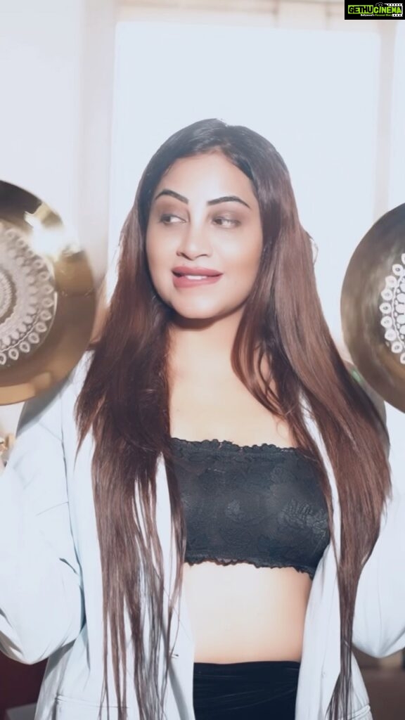 Actress Arshi Khan HD Photos and Wallpapers August 2022 | Gethu Cinema