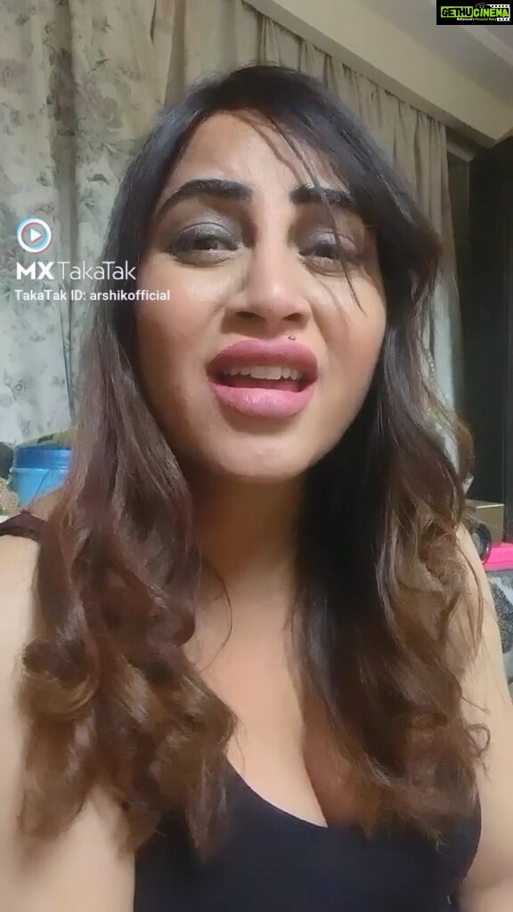 Actress Arshi Khan HD Photos and Wallpapers March 2022 - Gethu Cinema