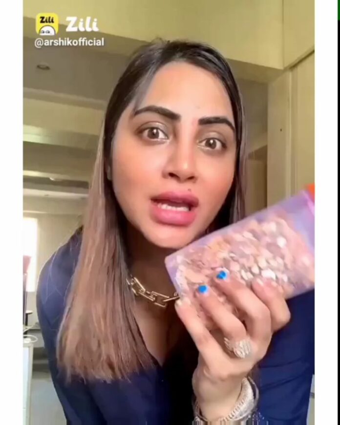 Actress Arshi Khan HD Photos and Wallpapers May 2023 | Gethu Cinema