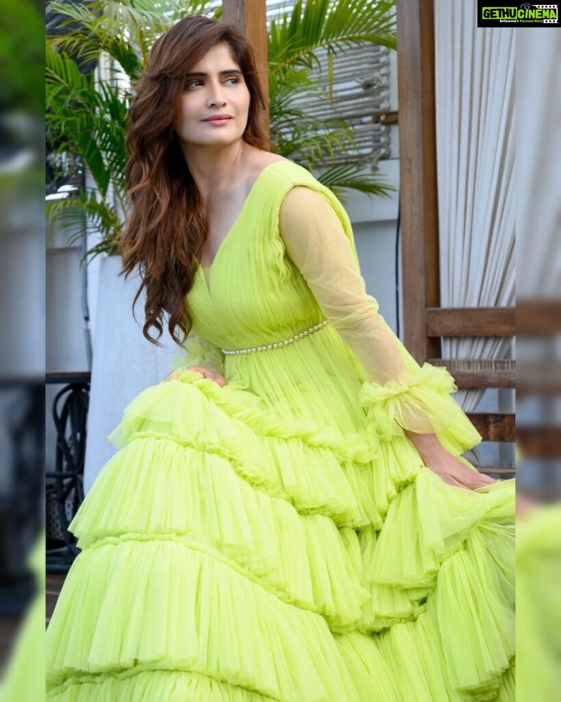 Arti Singh Instagram - Find that girl they are all talking about. The ...