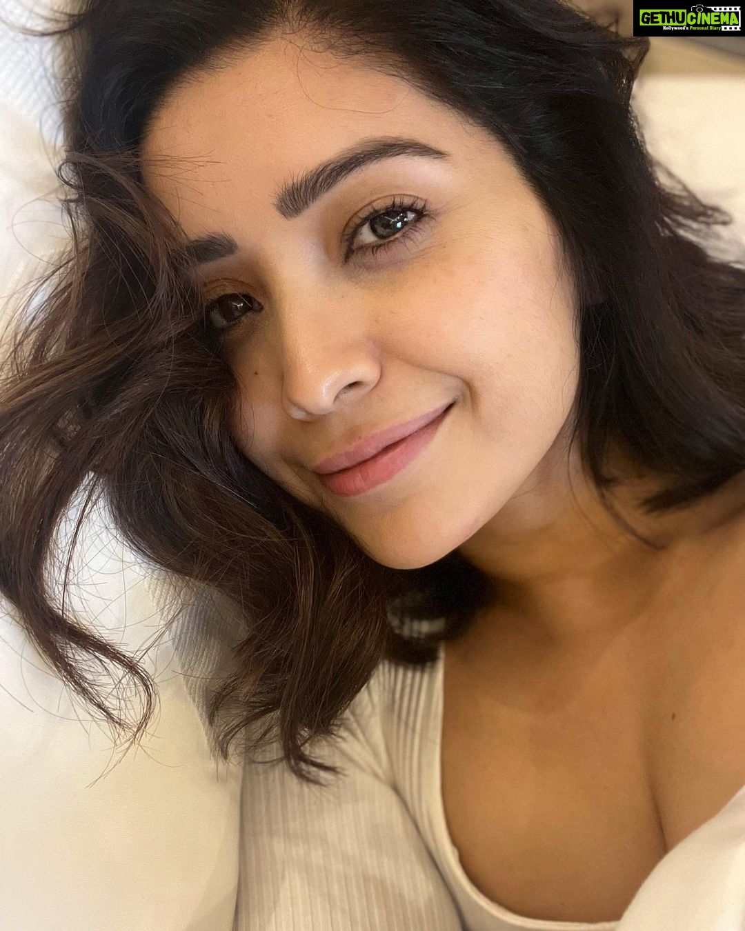 Actress Asha Negi HD Photos and Wallpapers May 2022 - Gethu Cinema