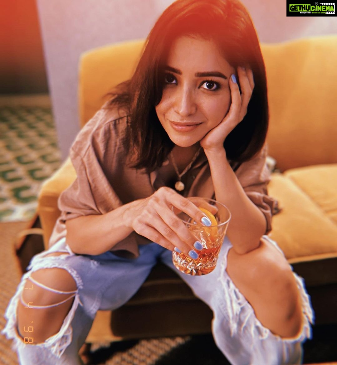 Actress Asha Negi HD Photos and Wallpapers May 2022 - Gethu Cinema