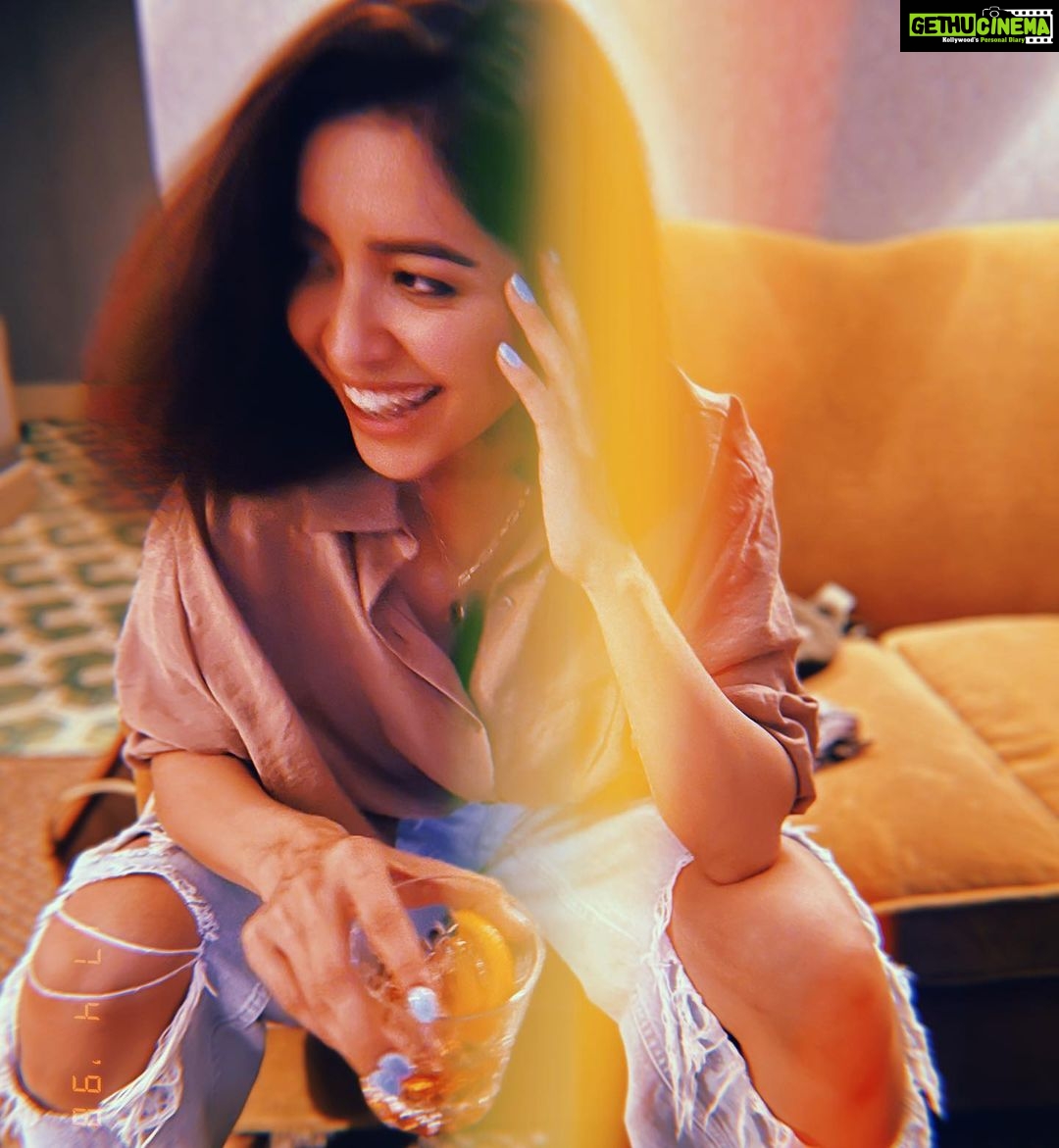 Actress Asha Negi HD Photos and Wallpapers May 2022 - Gethu Cinema