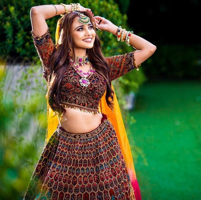 Actress Ashi Singh HD Instagram Photos and Wallpapers November 2022 ...