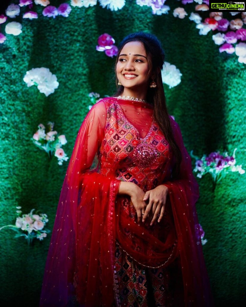 Actress Ashi Singh HD Instagram Photos and Wallpapers November 2022 ...