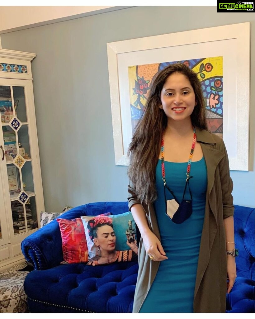 Avantika Khatri Instagram - Sometimes all you need is a little splash of colour. Well.. in that ...