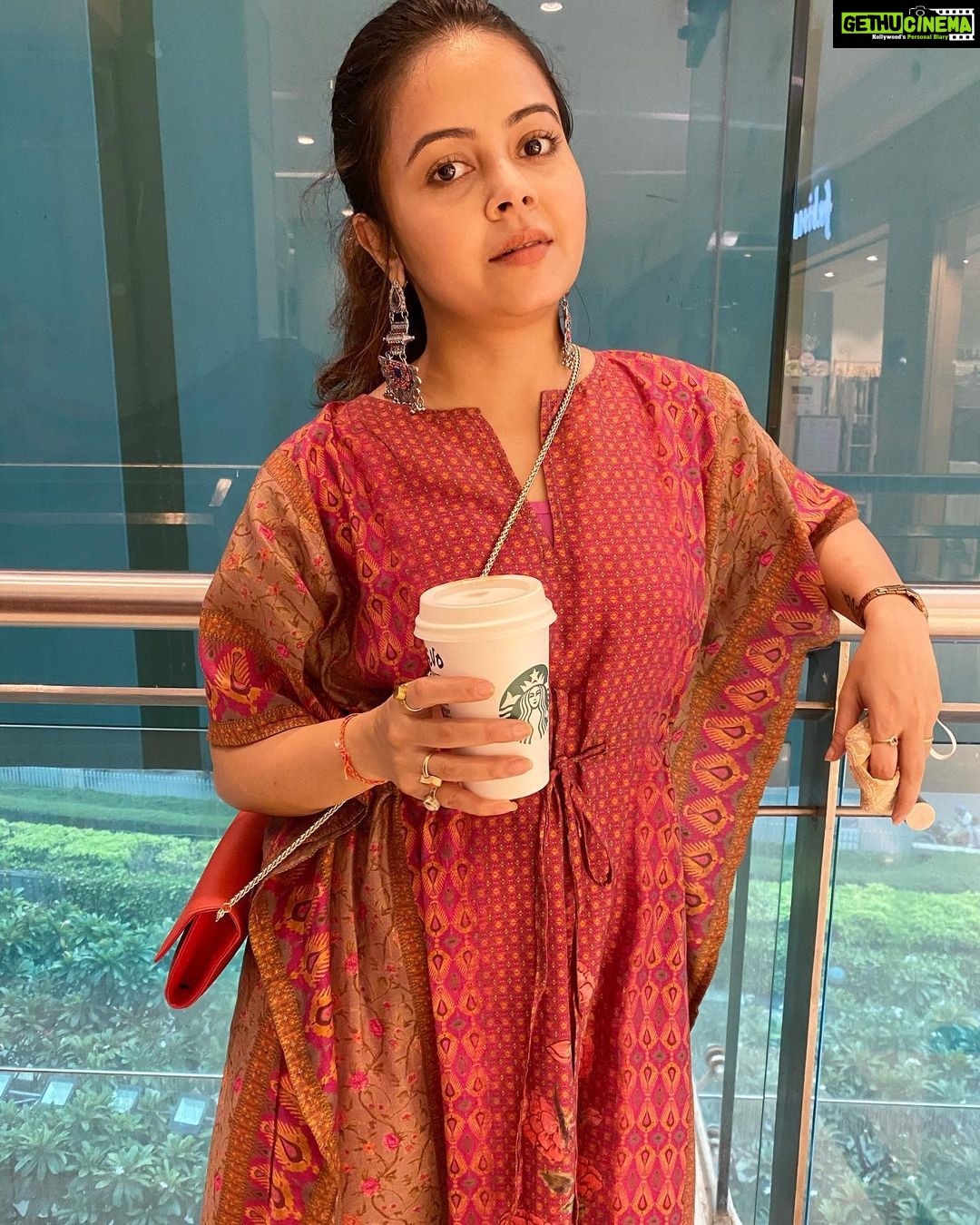 Devoleena Bhattacharjee Instagram – 🌸🐣 | Gethu Cinema