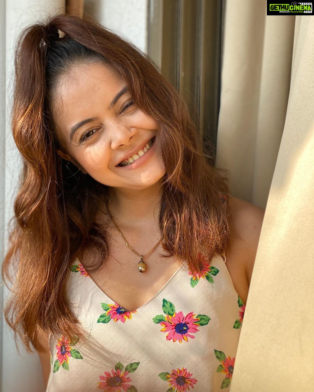 Devoleena Bhattacharjee Instagram – 🌼 | Gethu Cinema