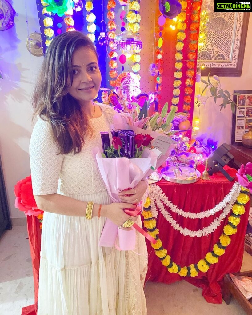 Devoleena Bhattacharjee Instagram - Ganpati bappa morya🌸🙏🏻😇 ...