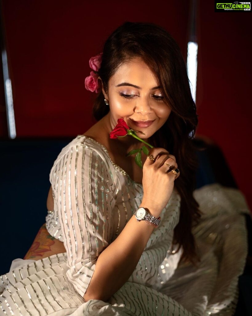 Actress Devoleena Bhattacharjee HD Photos and Wallpapers August 2022 ...