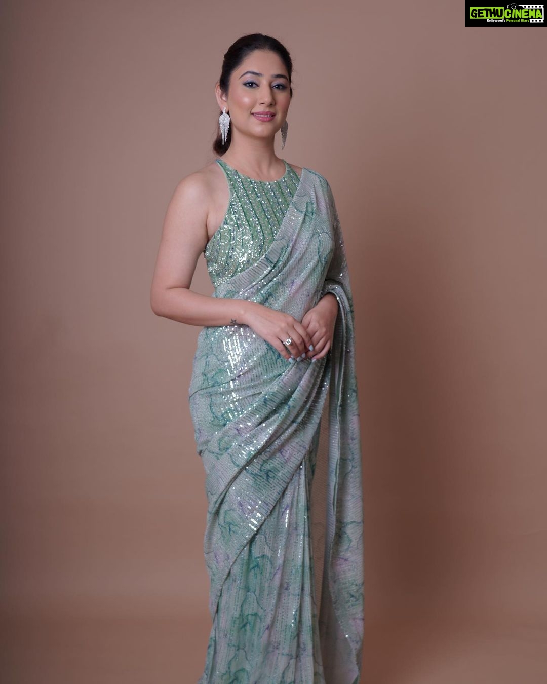 Actress Disha Parmar HD Photos and Wallpapers December 2022 - Gethu Cinema