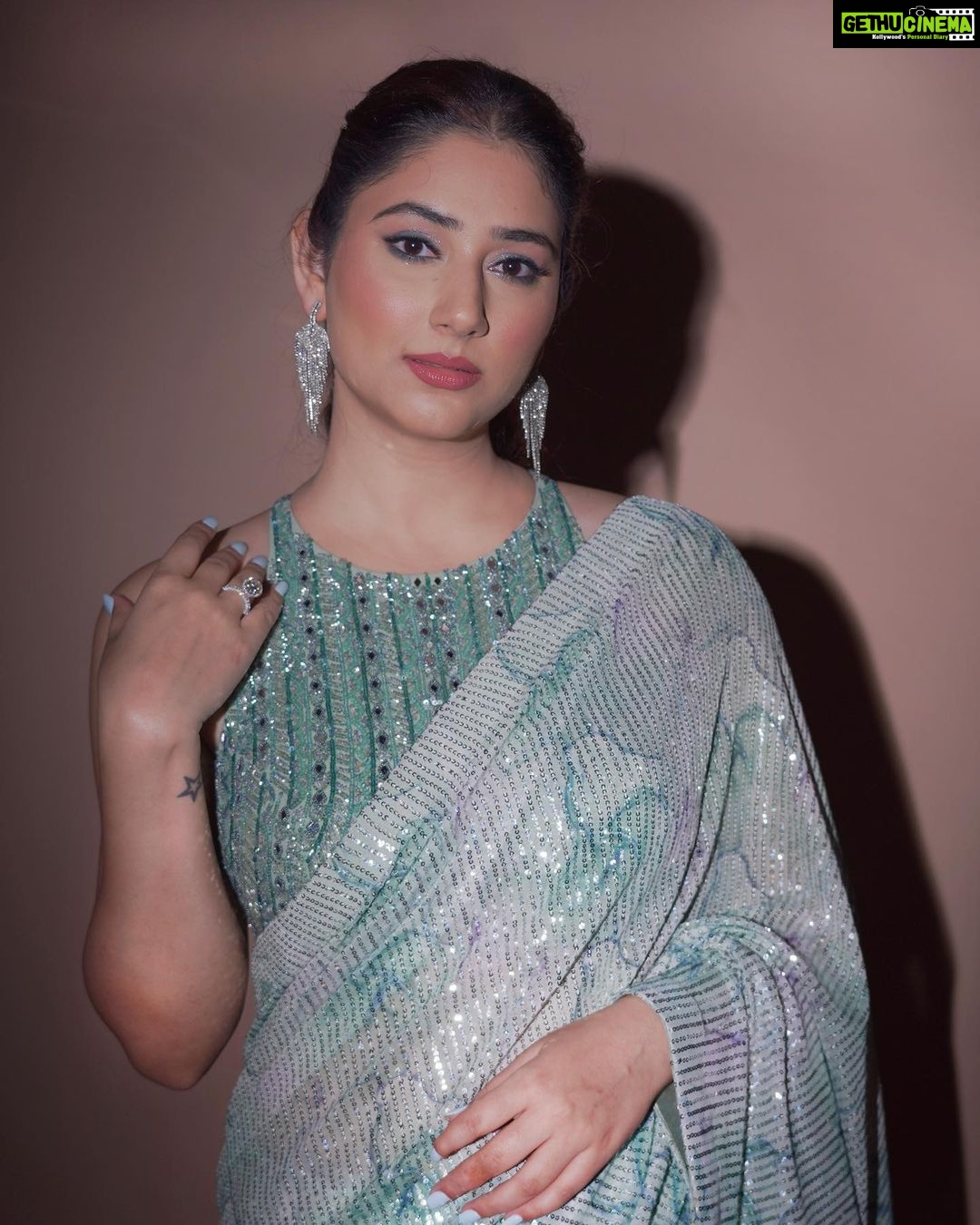 Actress Disha Parmar HD Photos and Wallpapers December 2022 - Gethu Cinema