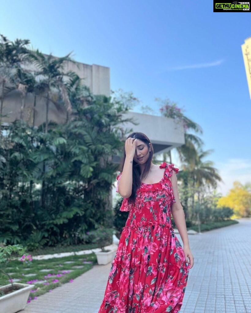 Actress Disha Parmar HD Photos and Wallpapers December 2022 - Gethu Cinema