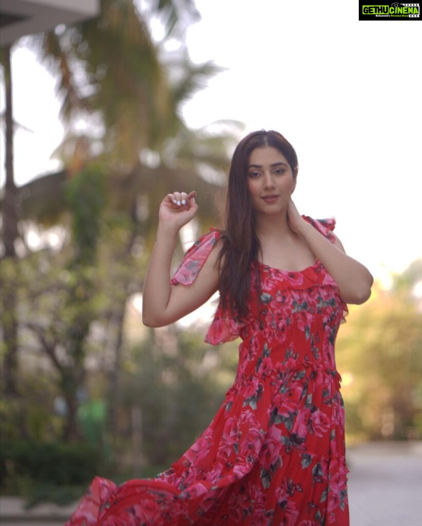 Actress Disha Parmar HD Photos and Wallpapers December 2022 - Gethu Cinema