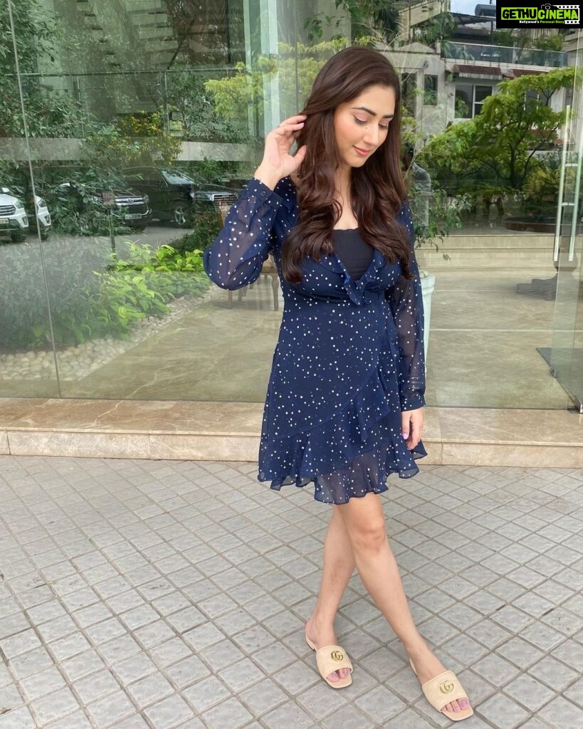 Actress Disha Parmar HD Photos and Wallpapers September 2022 - Gethu Cinema