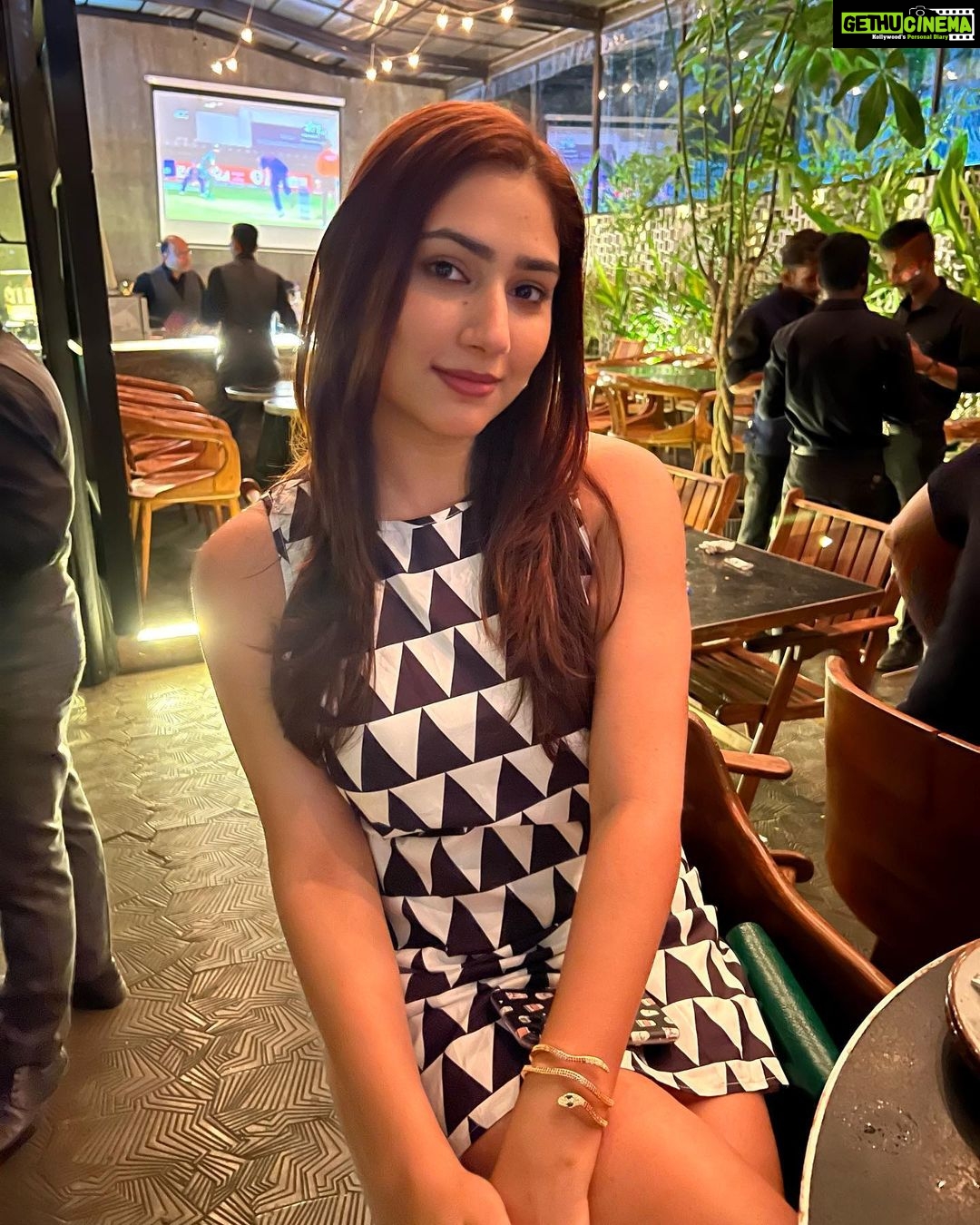 Actress Disha Parmar HD Photos and Wallpapers August 2022 - Gethu Cinema