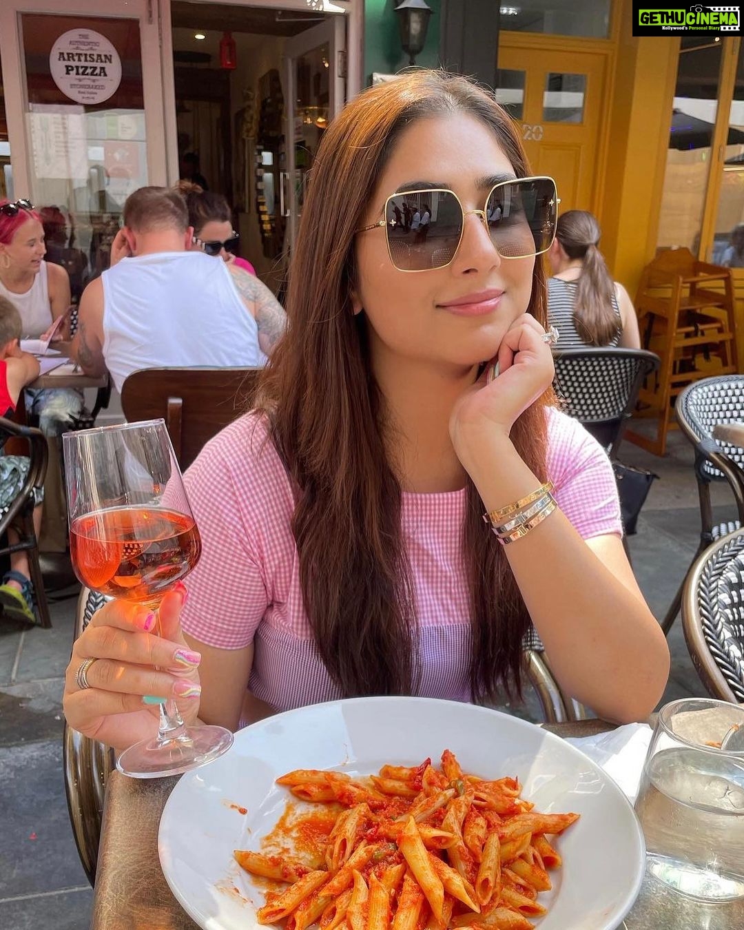 Disha Parmar Instagram – On a Strict Pasta & Rosé Diet! ♥️🍝 St ...