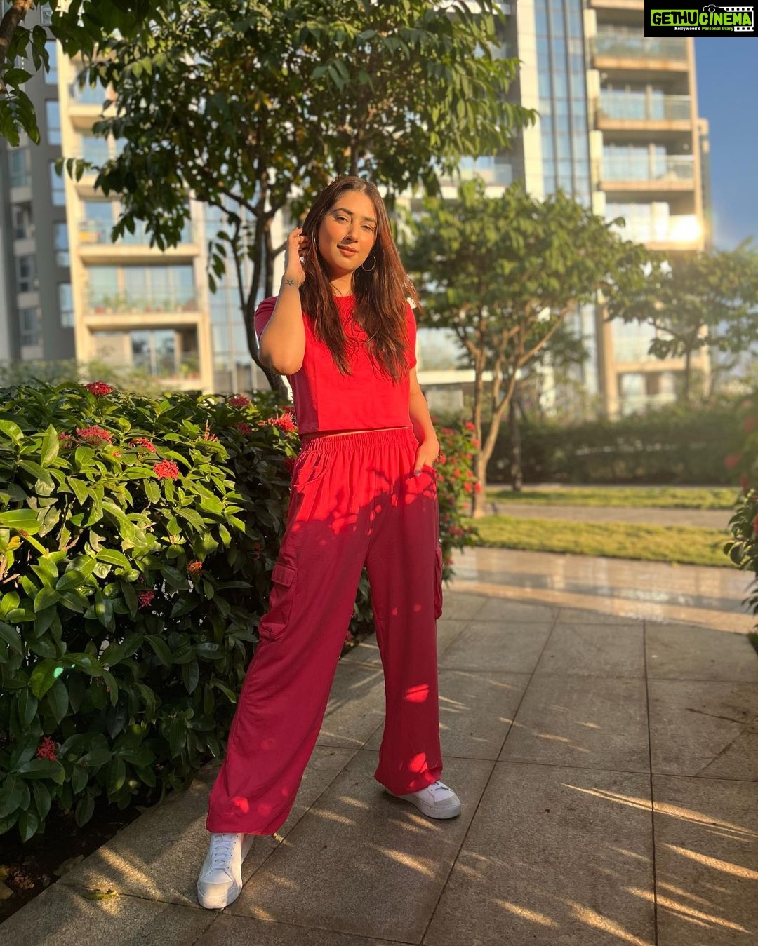 Actress Disha Parmar HD Photos and Wallpapers November 2022 - Gethu Cinema